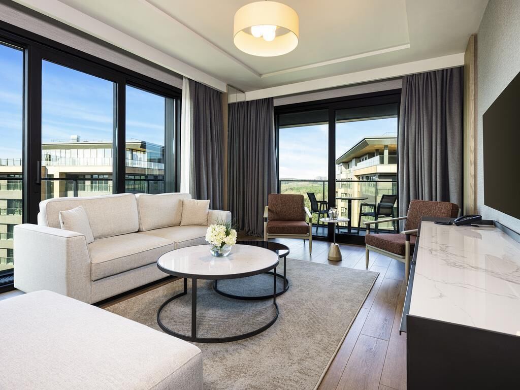 Apartamento luxo, 2 quartos | Roupas de cama premium, cofres nos quartos, escrivaninha