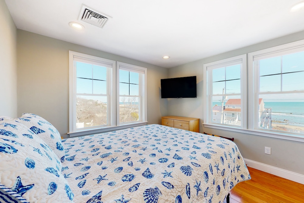 Comfortable Home With Rooftop Deck, Beach & Water Views, W/d, & Central Ac - Cape Cod, MA