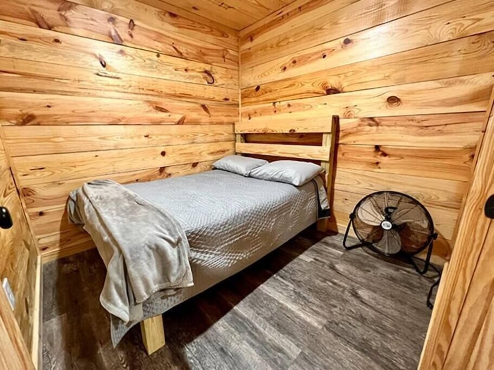 Grenada Lake Resort 2 Bedroom Cabin # 6 - 미시시피