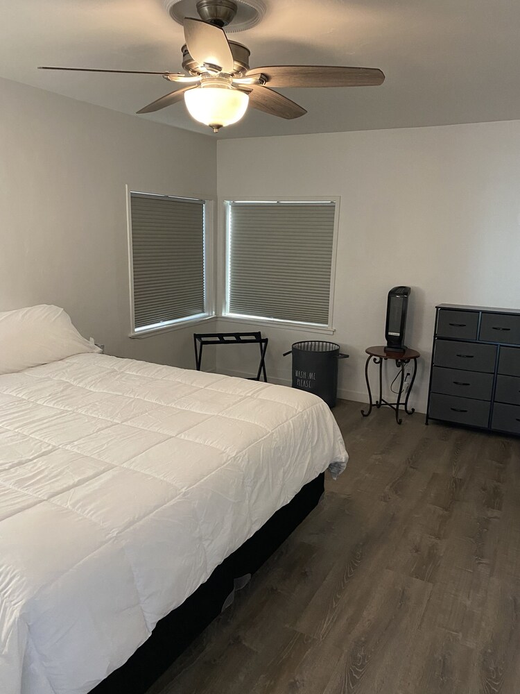 Comfy Bungalow - Lone Pine, CA