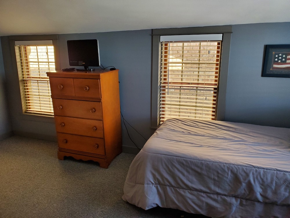 Spacious, Pet Friendly Apartment In The Heart Of Downtown - New Glarus, WI
