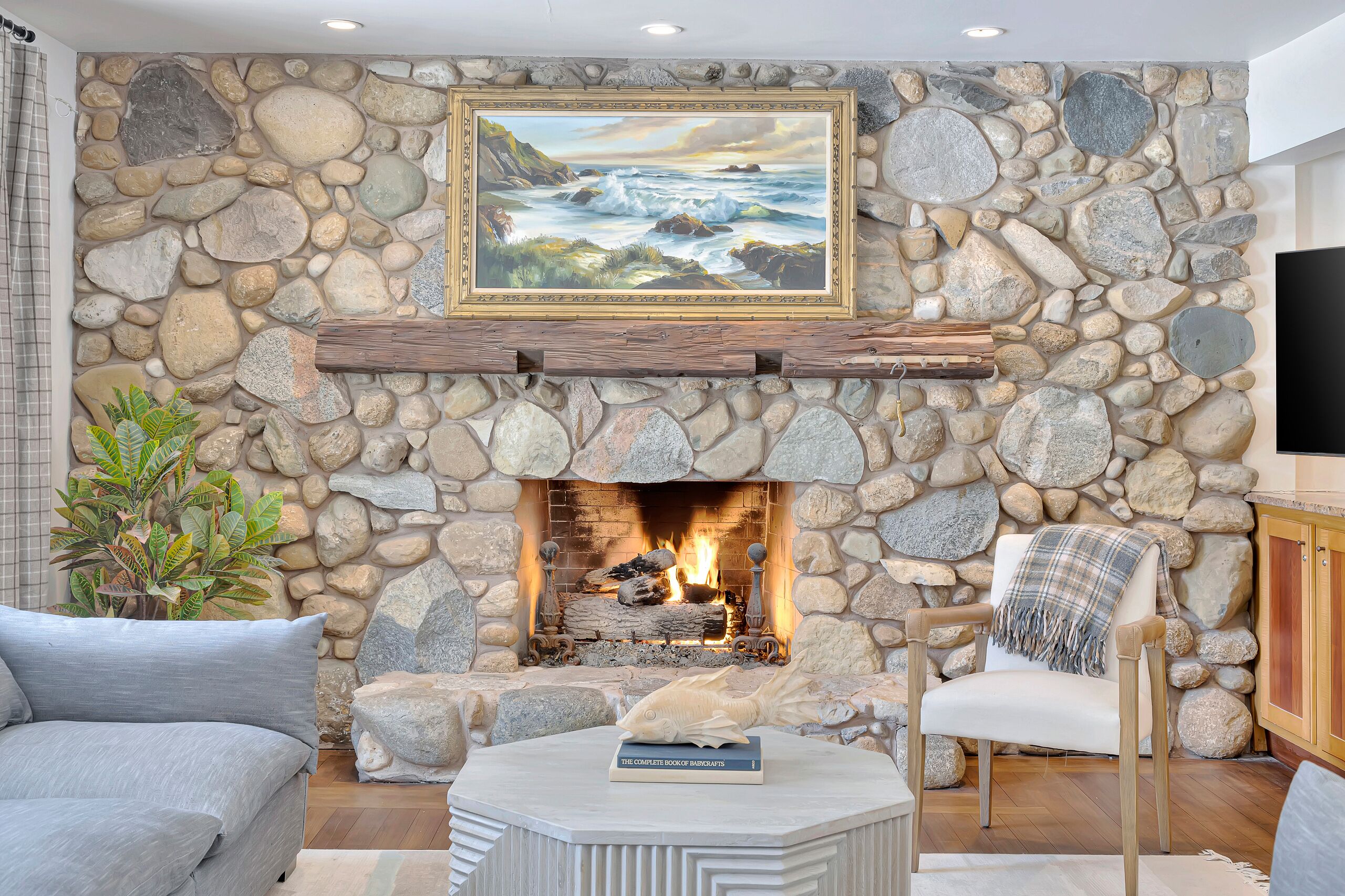 Luxe Family Retreat  Pool & Hot Tub Near Beach - Stevensville, MI