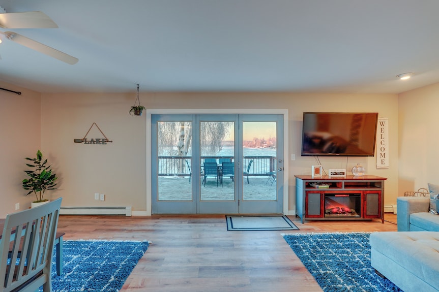 Lakefront Fairbanks Home W/ Private Beach! - Alaska