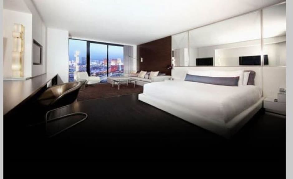 Palms Place Beautiful High Rise Suite, Strip Views Las Vegas 23-306 - Las Vegas, NV