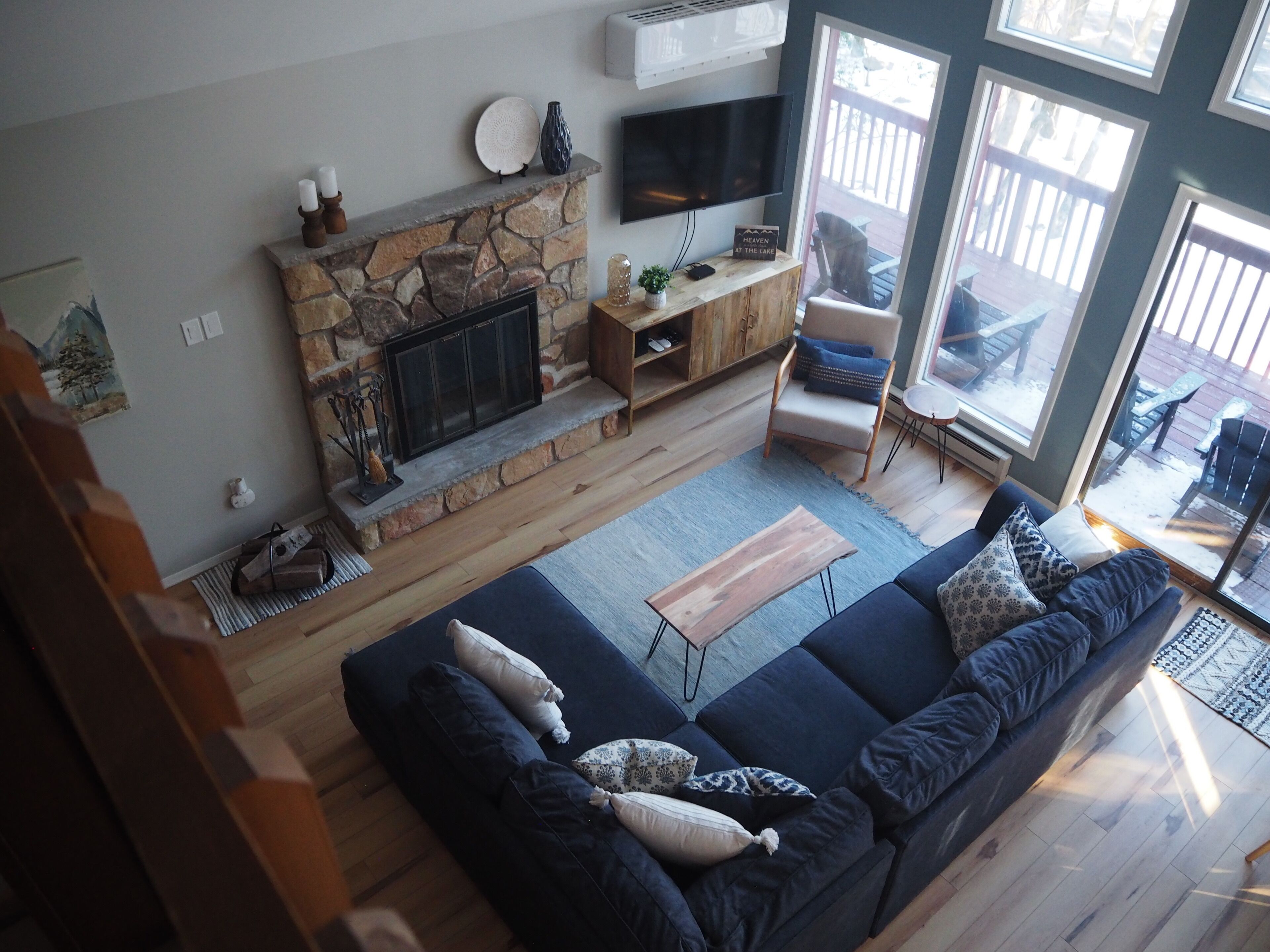 Peaceful Fully Renovated Chalet In Lake Harmony, Dog Friendly! - Lake Harmony, PA