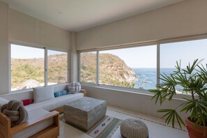 The Oaxaca | Área de estar | TV de tela plana 50 polegadas com canais digitais, TV, Netflix