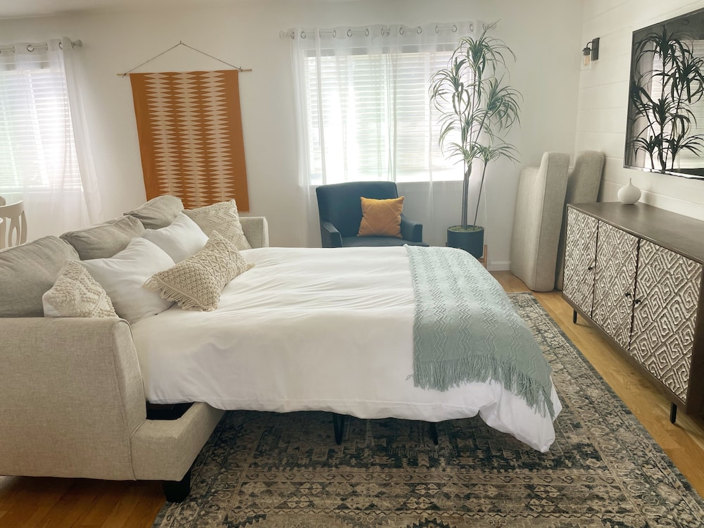 Cozy country retreat 5 minutes from the beach and redwoods. - Del Norte ...