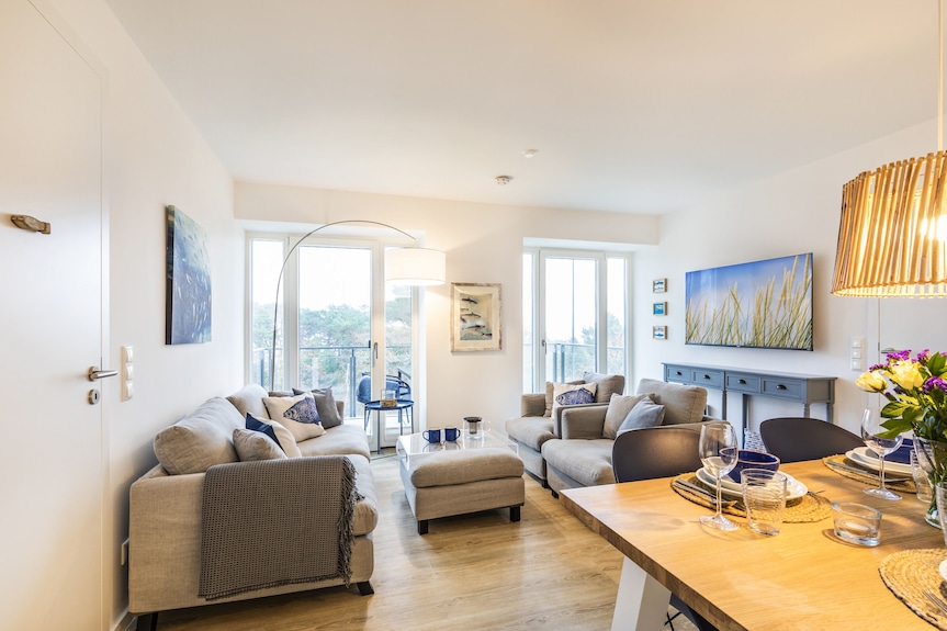 Sea View For 4 People, 2 En-suite Bathrooms, Balcony, Directly On The Beach - Binz