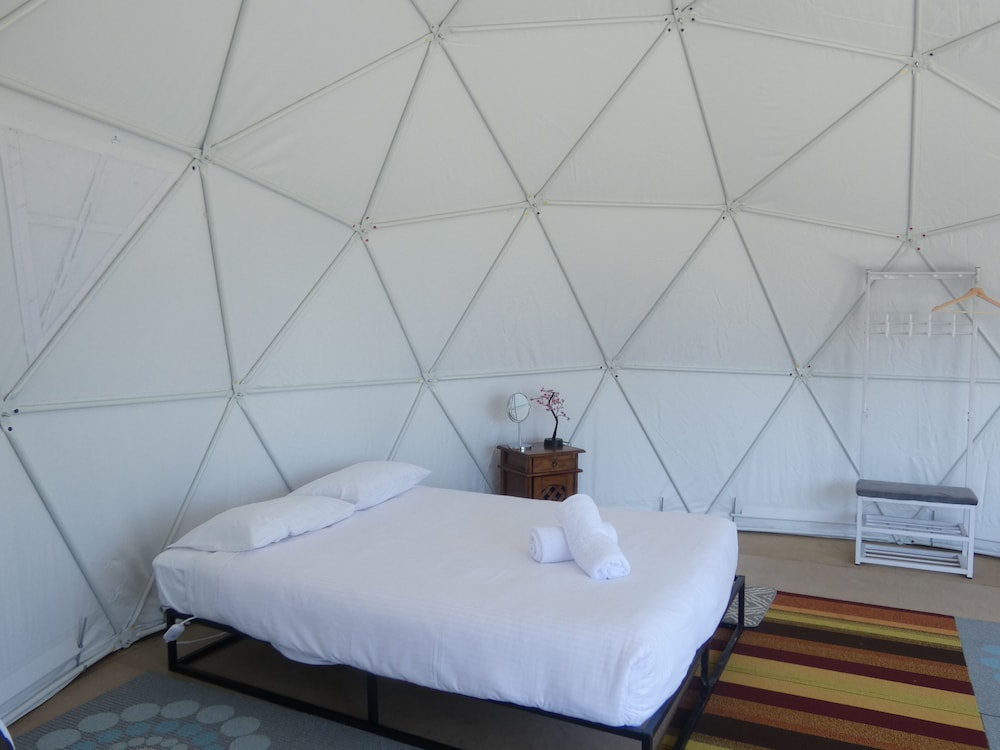 Yidaki - Self Catering Dome accommodation with private deck, BBQ and ...