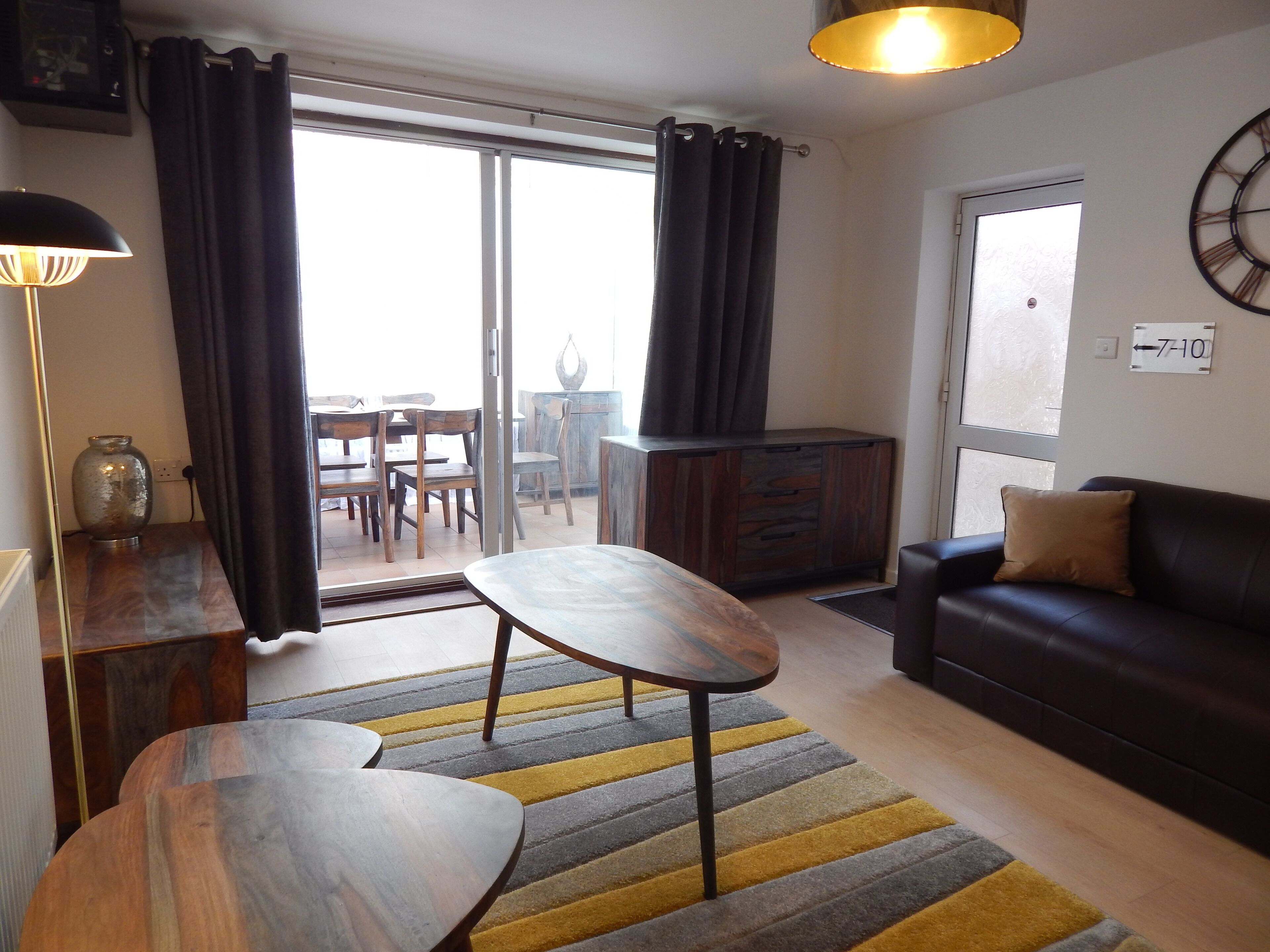 Modern, Stylish And Well Located With Parking - 劍橋