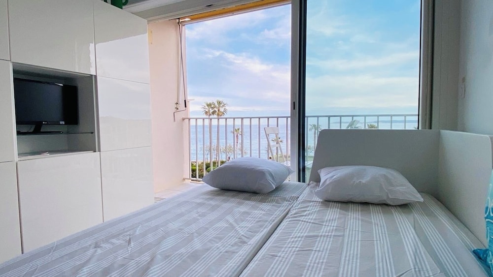 Magnifique Studio Cabine 4pers Climatisation Vue Mer, Wifi Et Parking Gratuit! - Le Lavandou