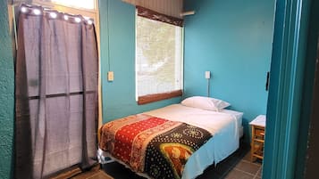 Quarto Standard, 1 quarto, cozinha, junto ao jardim | Roupa hipoalergénica, secretária adequada para computadores portáteis