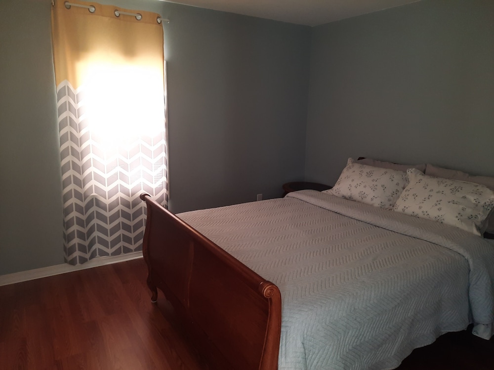Riverside Retreat Cozy 2-story Getaway! - Greenfield, MA