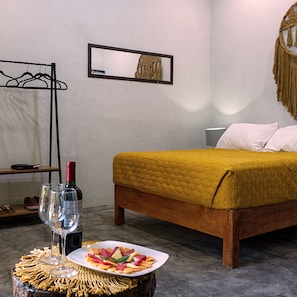 Quarto solteiro básico, 1 cama Queen