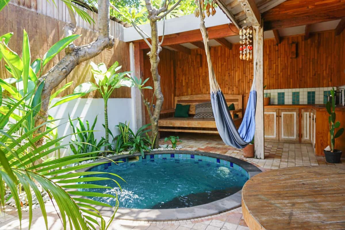 Lare - Private Villa with round pool | 1 quarto, roupas de cama premium, frigobar, Wi-Fi de cortesia