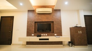 Ferro/tábua de engomar, Wi-fi grátis, roupa de cama fornecida