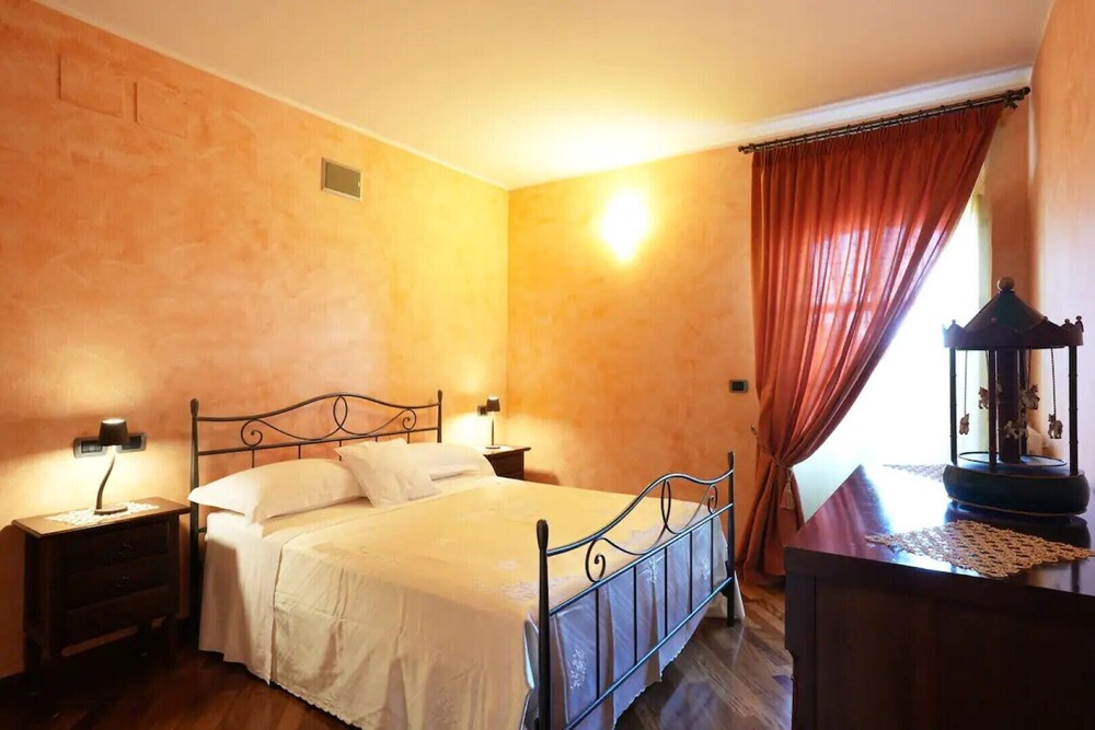 Villa Ruffo: Splendid country villa - Oratino | FeWo-direkt