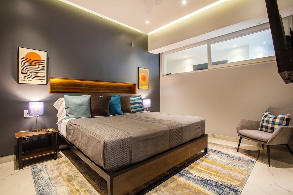 Penthouse At D'esire W/pool, Gym - Puerto Vallarta