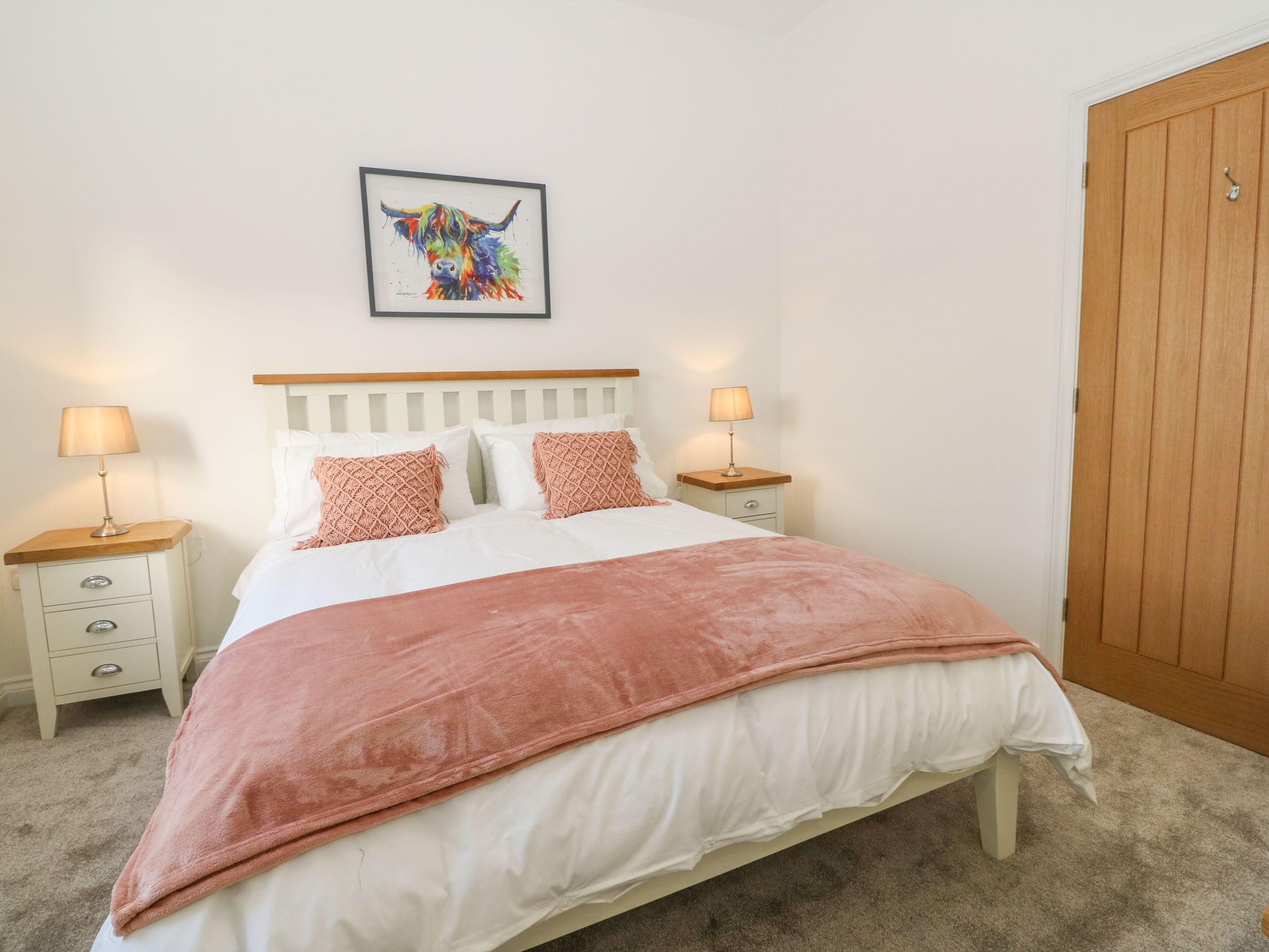 4 quartos, individualmente decorados, individualmente mobiliados