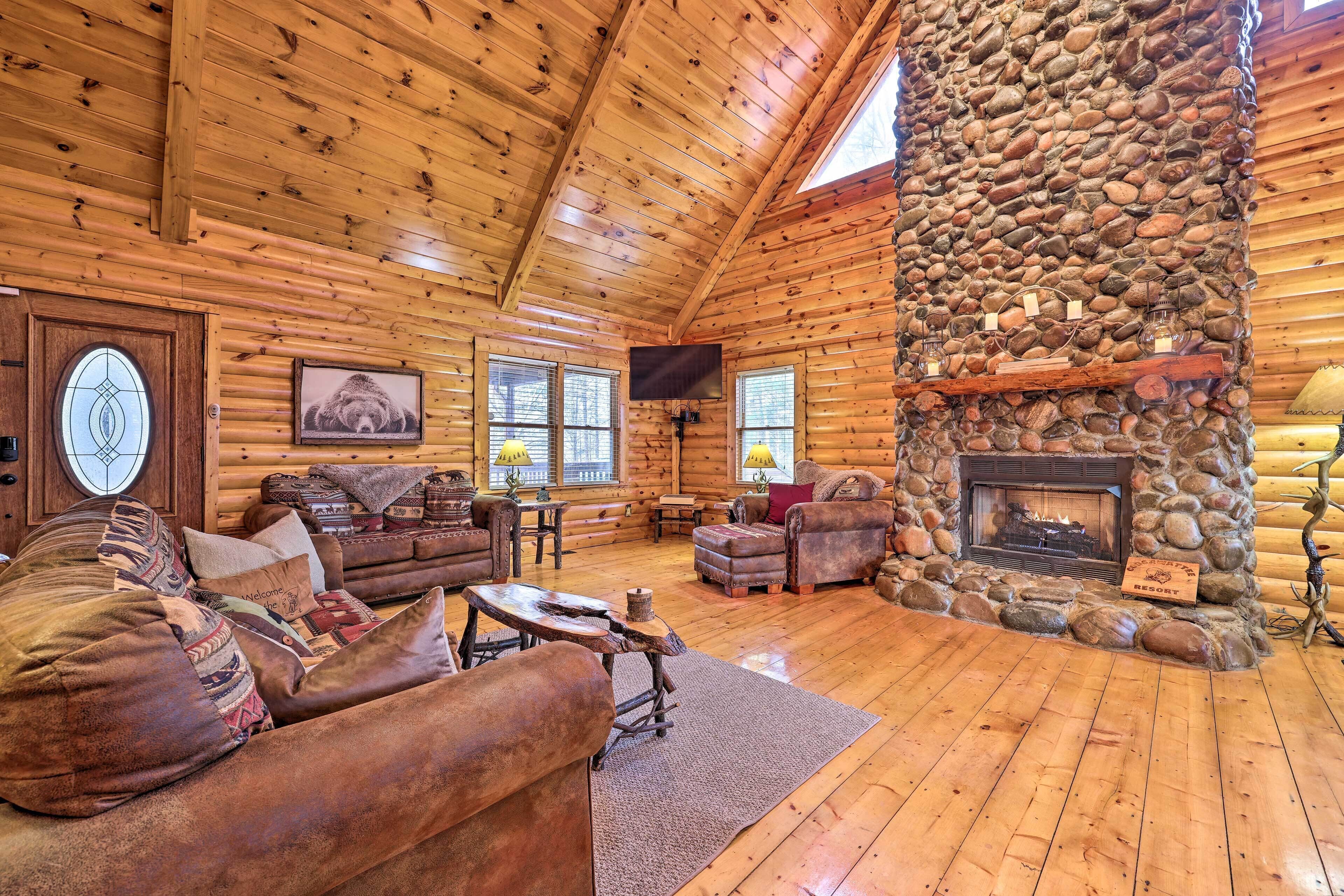 Sleeping Bear Cabin In Coosawattee Resort! - Ellijay, GA