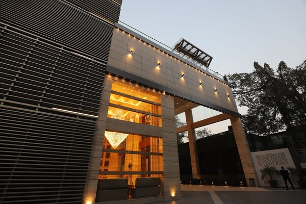The Pristine Hotel Kanpur - Kanpur