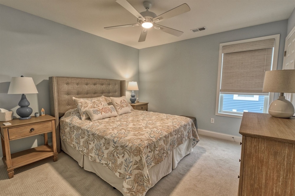 Coastal Club * 5br Luxury Beach House * 3.5 Baths * Sleeps 12 - Delaware