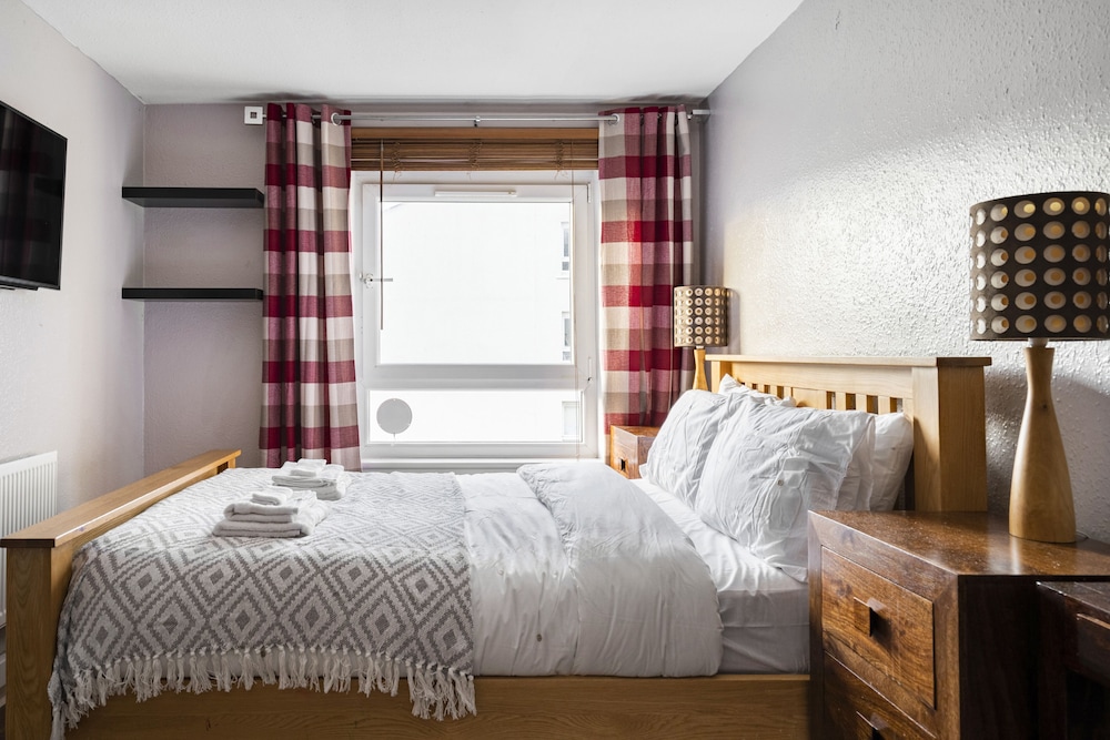 Lovely 1-bedroom Property With Balcony In West End - Glasgow