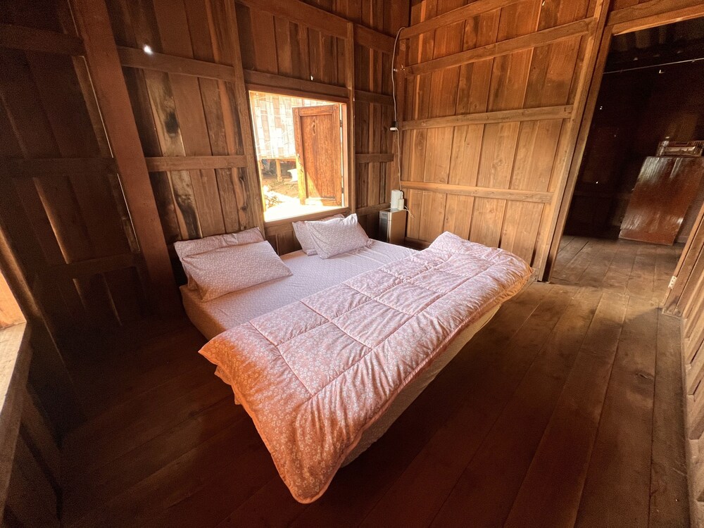 Escape Teak Wooden Cabin in Village, among deep high altitude mountain ...