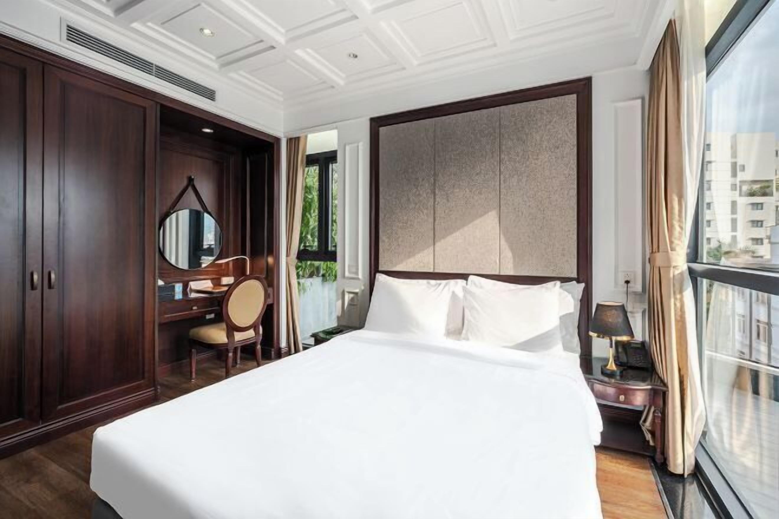 Minibar, cofre no quarto, cortinas/cortinados opacos 