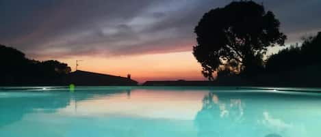 Piscina externa sazonal