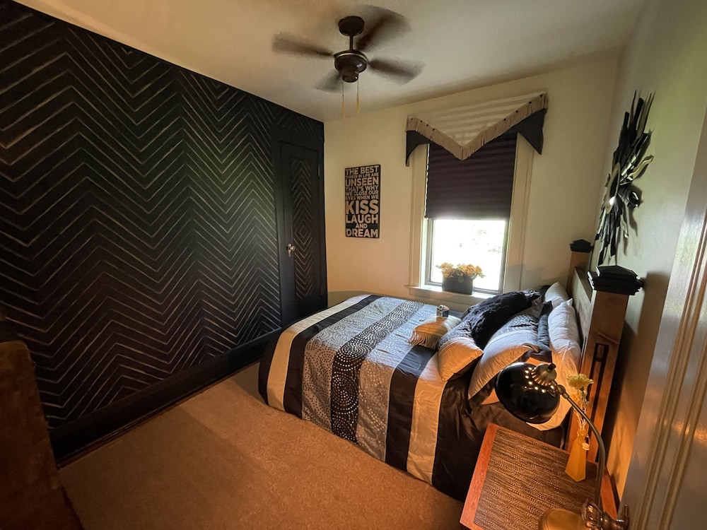 Charming Renovated One Bedroom Apartment. - Ontario