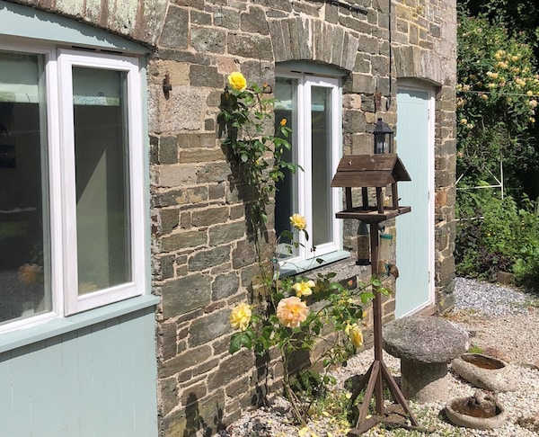 1 Bed-pet Friendly-parking-patio-close To Coasts - Devon