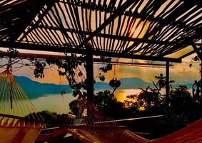 Suite Deluxe, 1 cama king-size, terraço, vista para o lago | Vista do alojamento