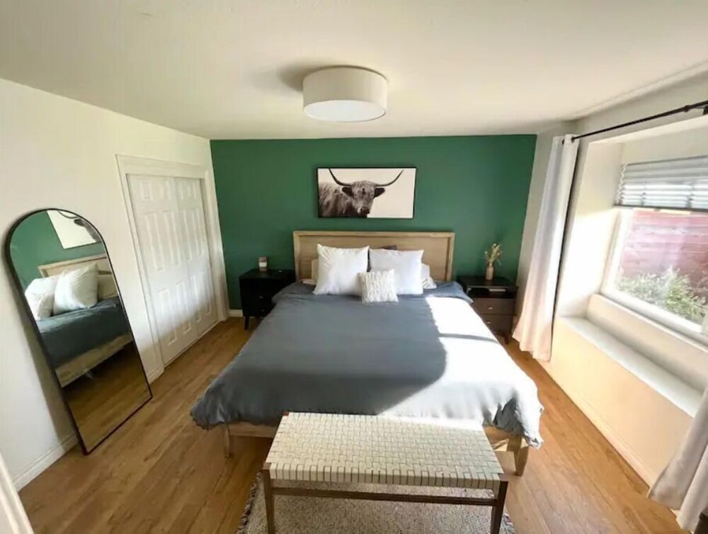 Spacious 4 BR located between Disney & the Beach - Santa Ana | Vrbo