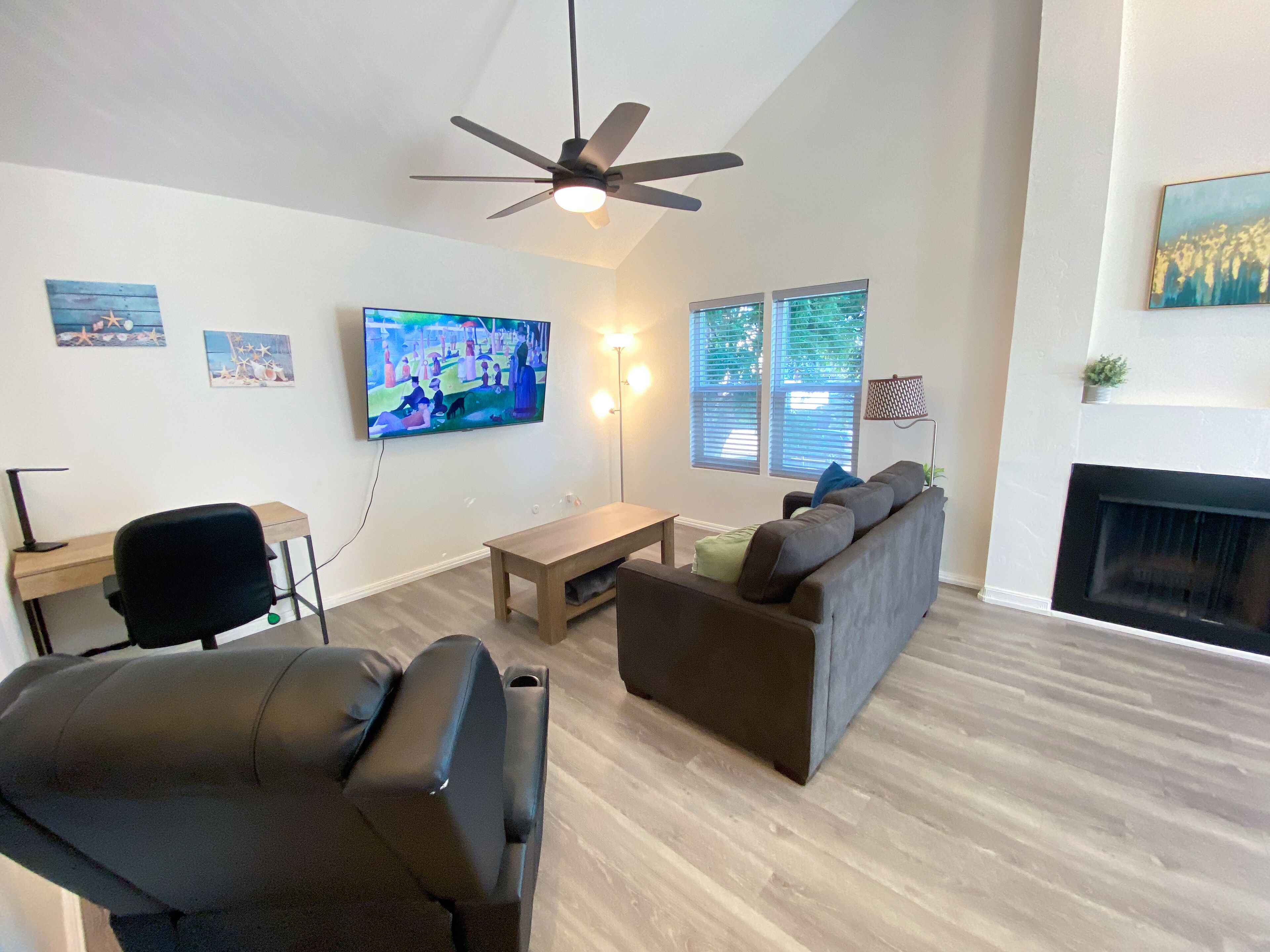 Bay View Condo 1/2 Block To Beach Park-spa And Private Patio-dog Friendly - San Diego, CA