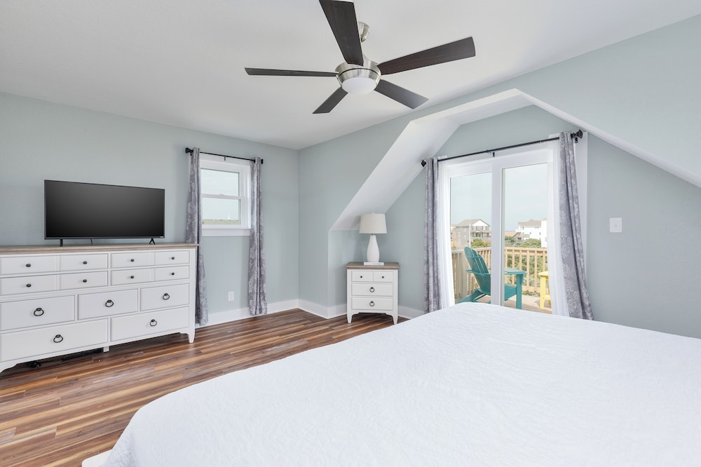 Seabreeze | Oceanside | Rodanthe | Sleeps 12 - Outer Banks, NC