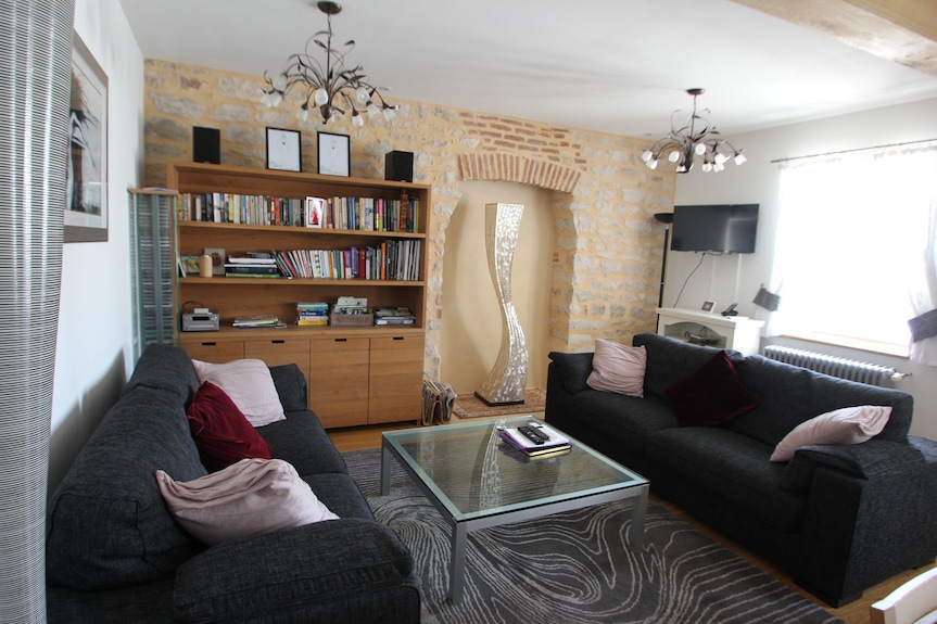 Luxury Vigneron's Home, Secluded Garden, A/c, In Prestigious Puligny Montrachet - Chagny