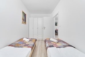 1 quarto, roupa de cama fornecida 