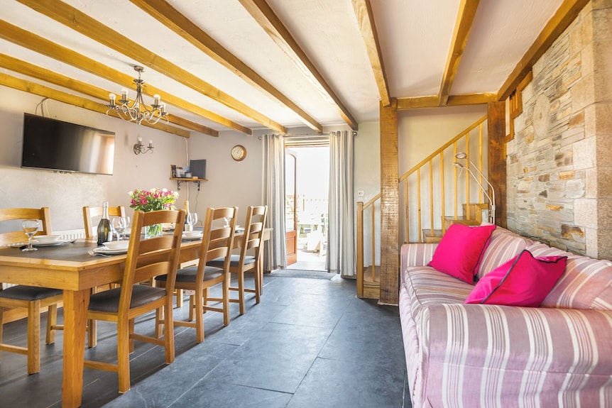 Family Cottage Near The Sea - Pet Friendly Sleeps 6 - 5 Mins From Port Isaac - Daymer Bay
