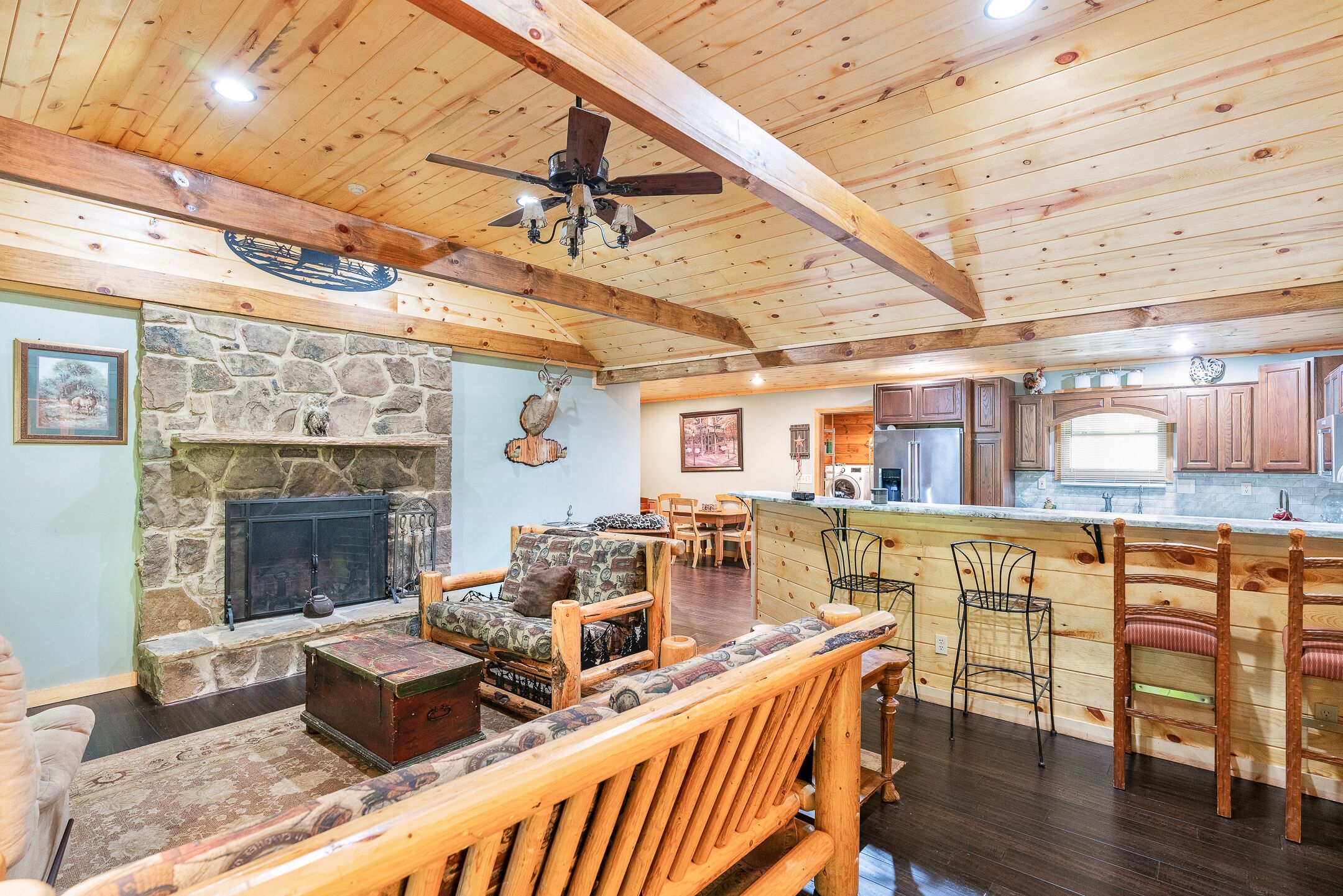 Cabana, várias camas, banheira de imers ão, vista para a montanha | Cozinha privada | Geladeira, fogão, cooktop, lava-louças