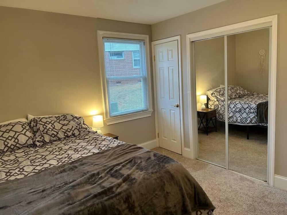 Hidden Oasis Lake House Hickory - Hickory | Vrbo