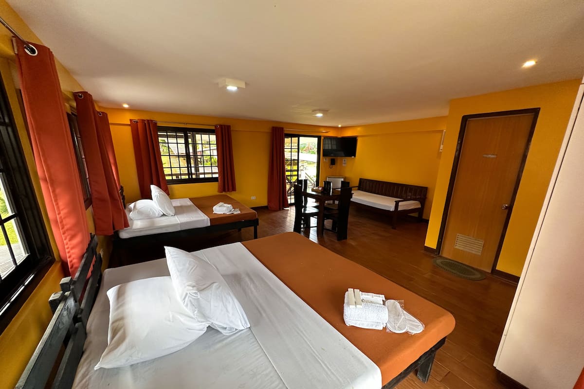 Quarto premier | Individualmente decorados, individualmente mobiliados, escrivaninha
