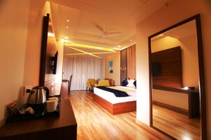Quarto superior (WITH FOREST VIEW) | Roupas de cama premium, frigobar, cofres nos quartos, escrivaninha