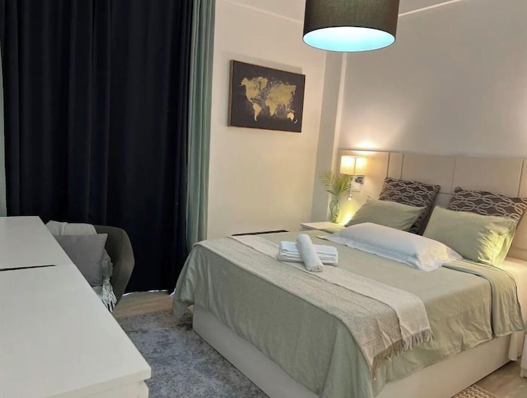 Private Bathroom In Apartment Shared With Other Guests - Barcarena