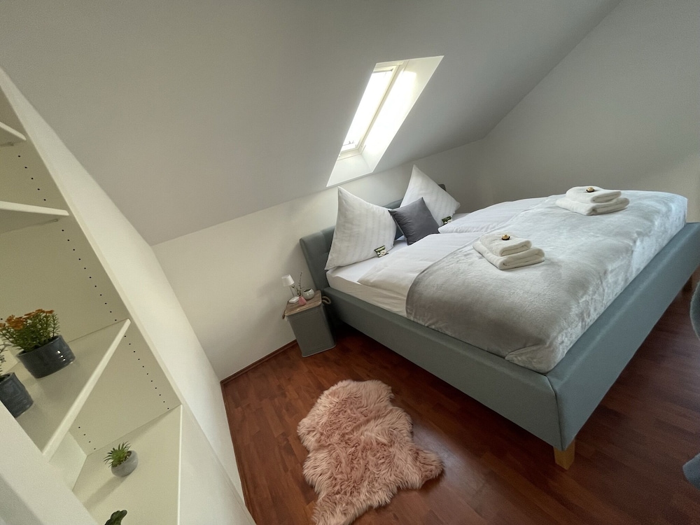Große Ferienwohnung (120m²) Mit „Schöner Aussicht“ Garten Mit Spielplatz - Waldeck