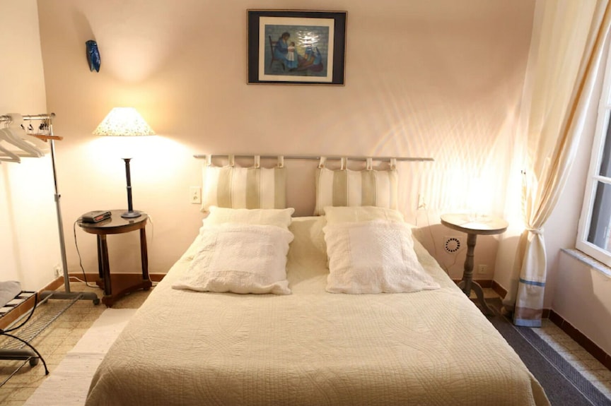 Bright, Comfortable Apartment In Old House - Avignon