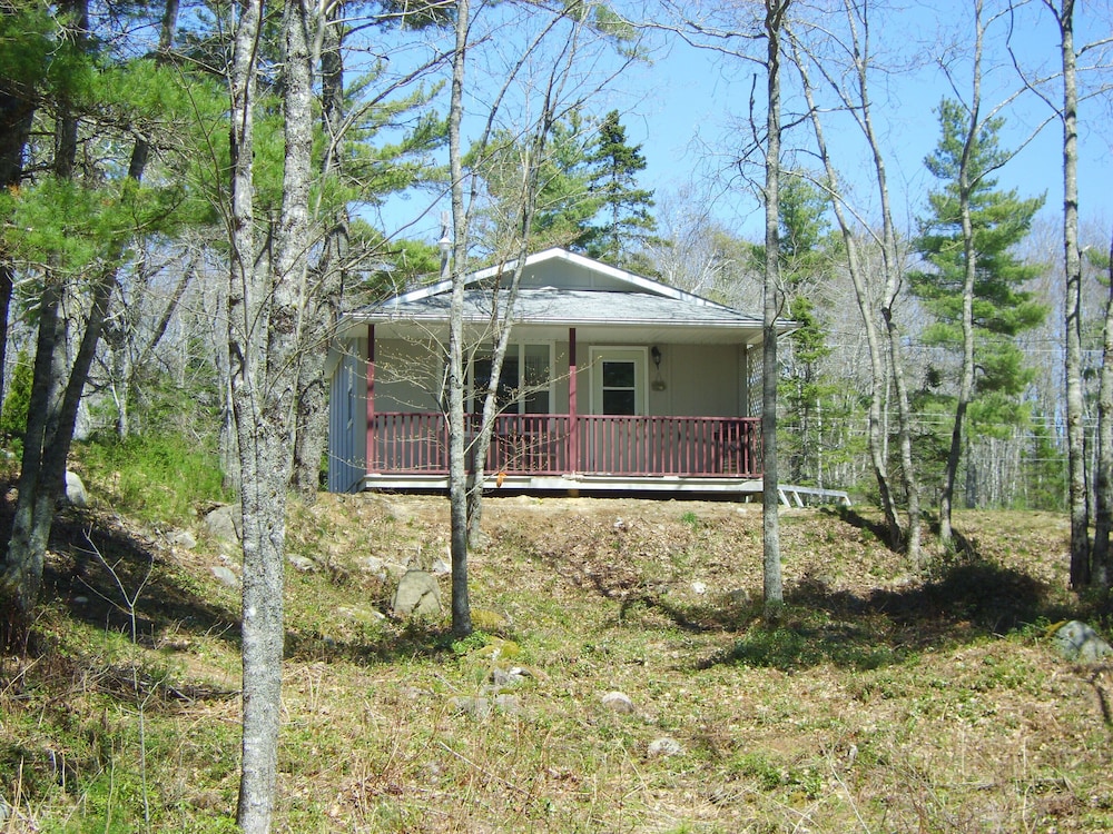 ローズウェイ・リバー・コテージ - ノバスコシア州