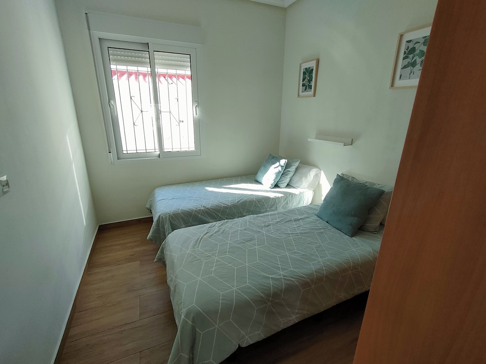 Independent Villa With Private Pool, 5 Min From The Beach! - Los Alcázares