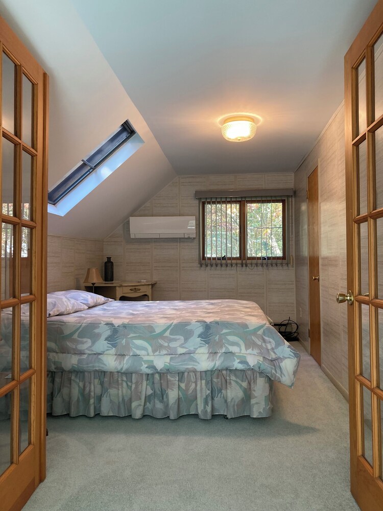 AWESOME HOUSE ON THE ESOPUS CREEK !!! - Ulster County | Vrbo