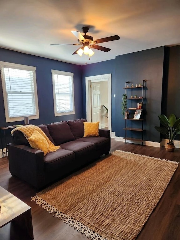 Renovated 100-year-old Shotgun Home-- Modern Comfort Meets Local Character! - Louisville, KY